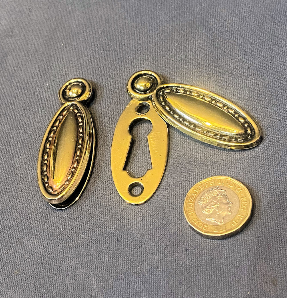 Keyholes, Keyhole Covers & Escutcheon