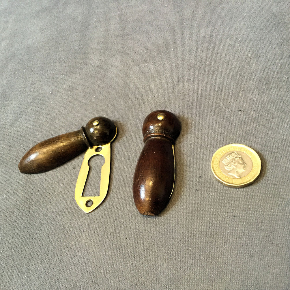 Keyholes, Keyhole Covers & Escutcheon